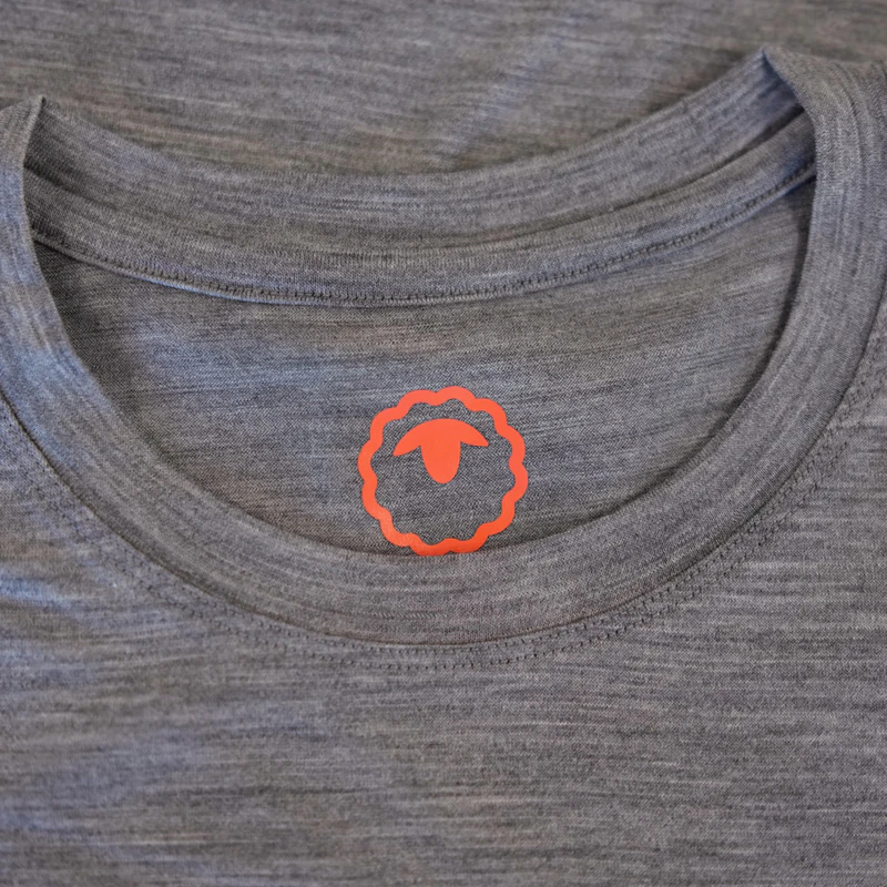 Isobaa Mens 150 Sunset Merino SS T-Shirt (Charcoal Melange Black/Orang